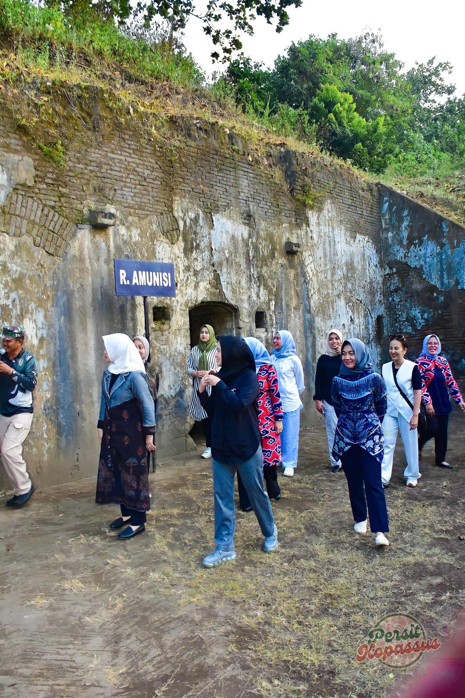 Wisata Benteng Pendem Cilacap - Persit Kopassus